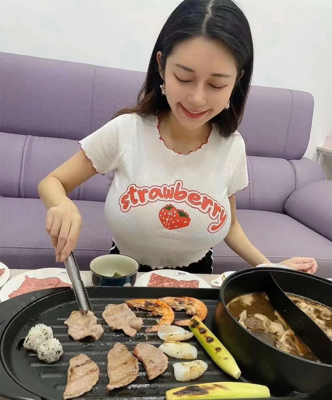 吃瓜网51吃瓜网吃瓜黑料网站 我在全果做操，邻居伯伯在我家做客